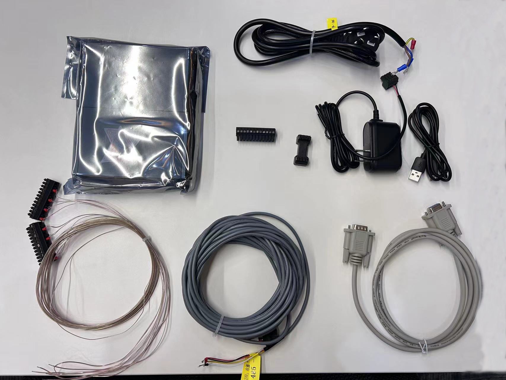 Standard accessories of TP9000 Temperature Data Acquisition - SALUKI